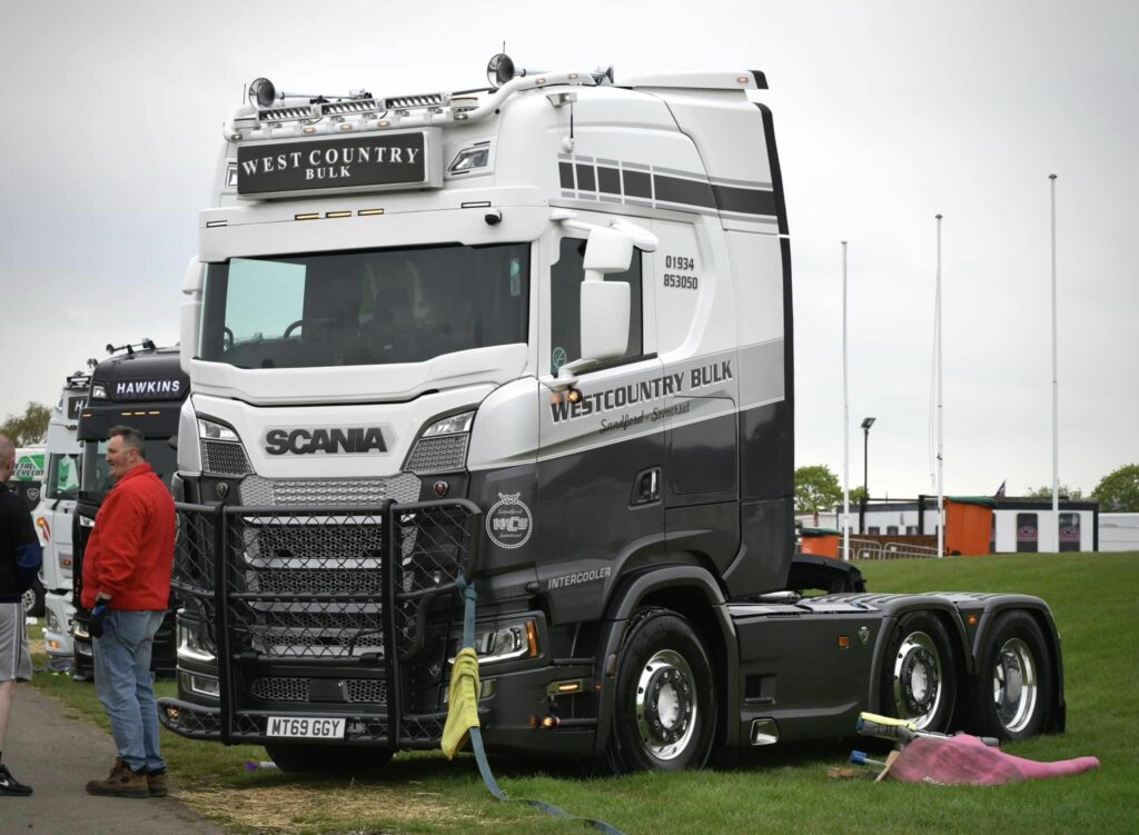 Highway For Next Gen Scania S & R Cabs A24-2 - Lightbars Direct